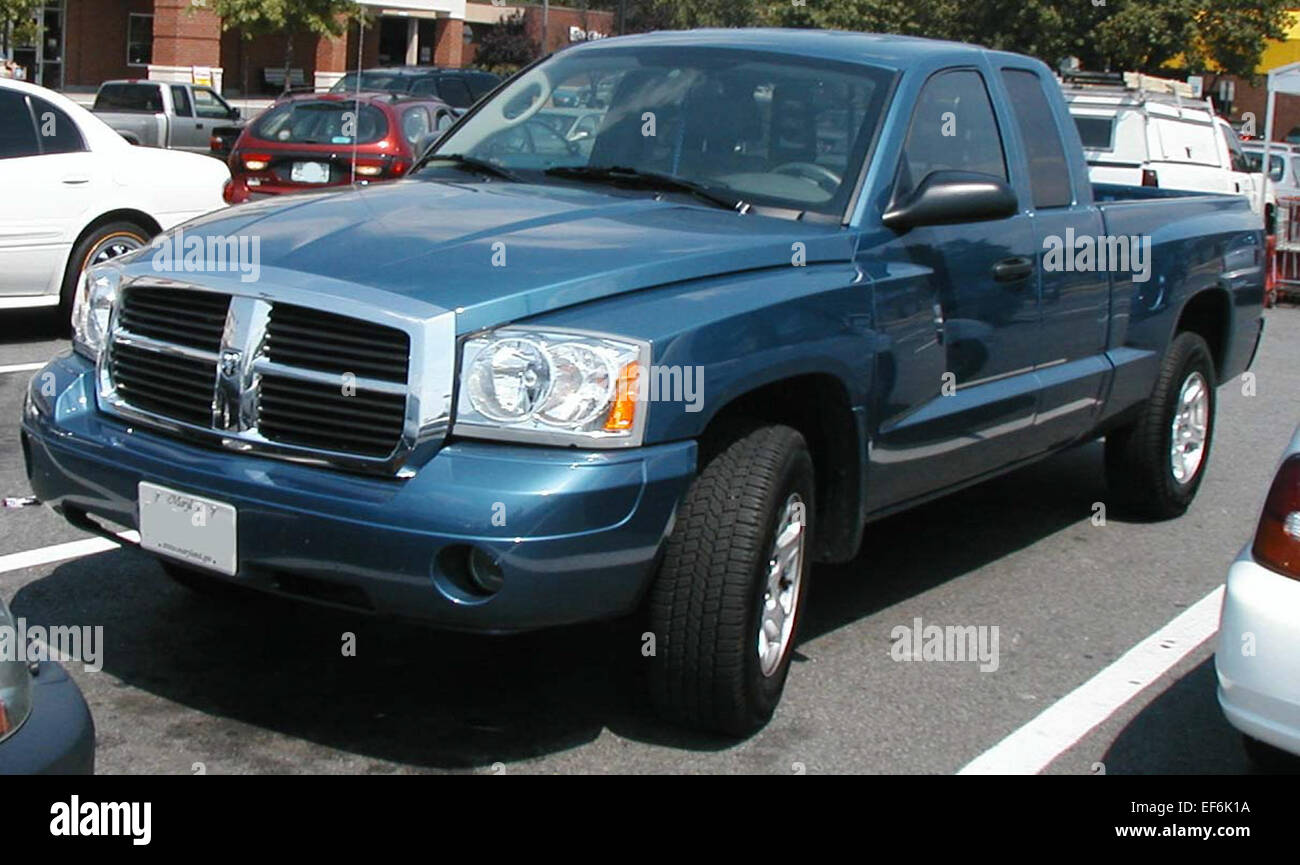 The Dodge Dakota Extended Cab is a mid-size pickup truck known for its ...