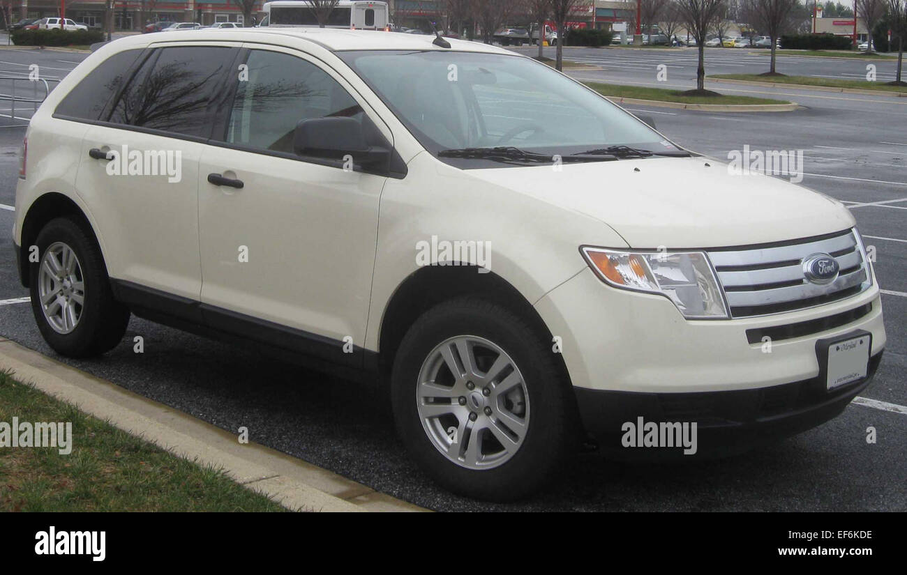 The 2011 Ford Edge SE is a midsize crossover SUV offering a comfortable ...