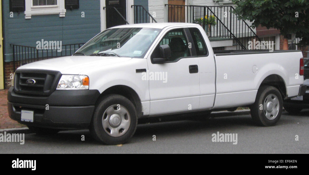Ford F 150 regular cab long bed Stock Photo - Alamy