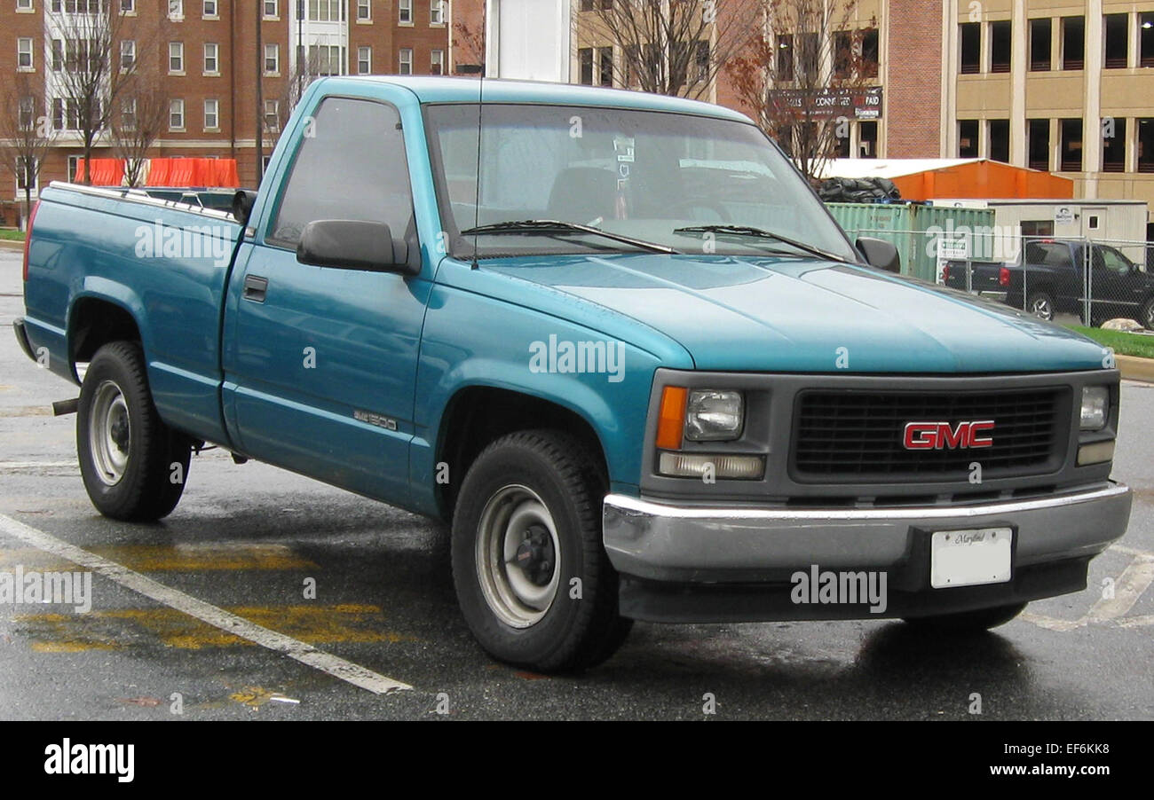 The GMC regular cab, photographed on November 25, 2009, is a full-size ...