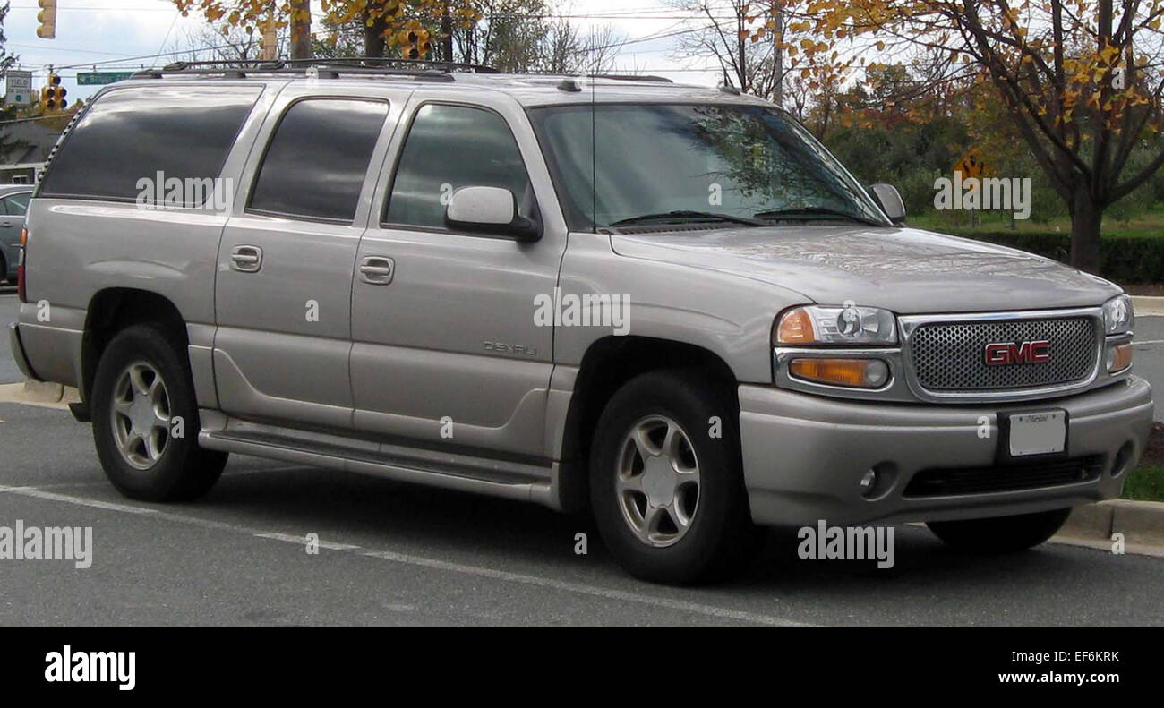 GMC Yukon XL Denali GMT800 10 29 2010 Stock Photo - Alamy