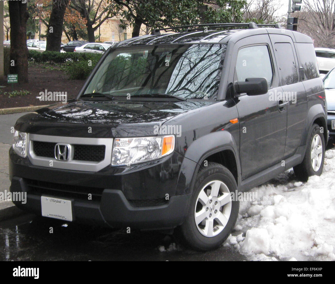 The Honda Element, as of December 26, 2009, is a unique compact SUV ...