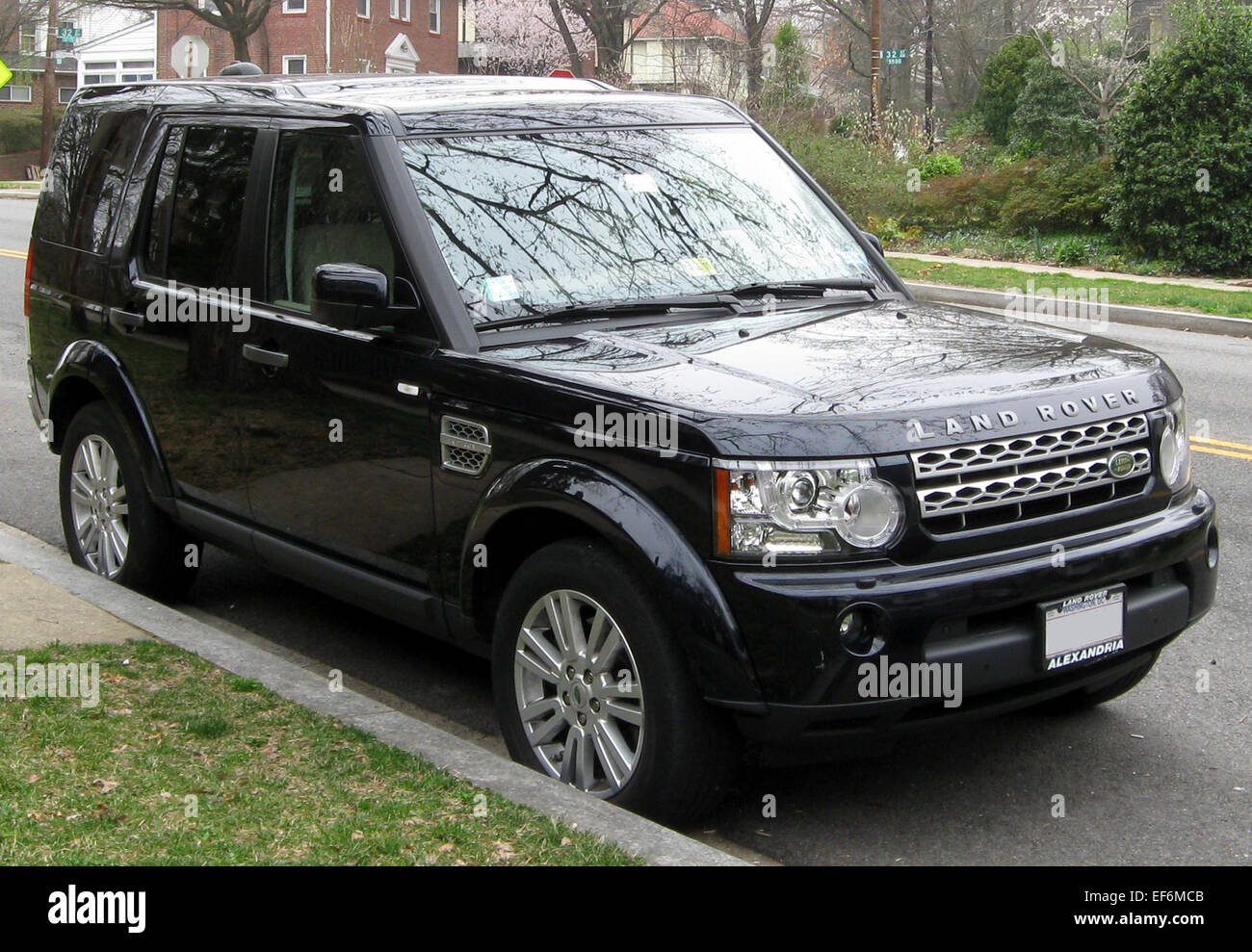 The 2012 Land Rover LR4 HSE is a luxury SUV known for its off-road ...