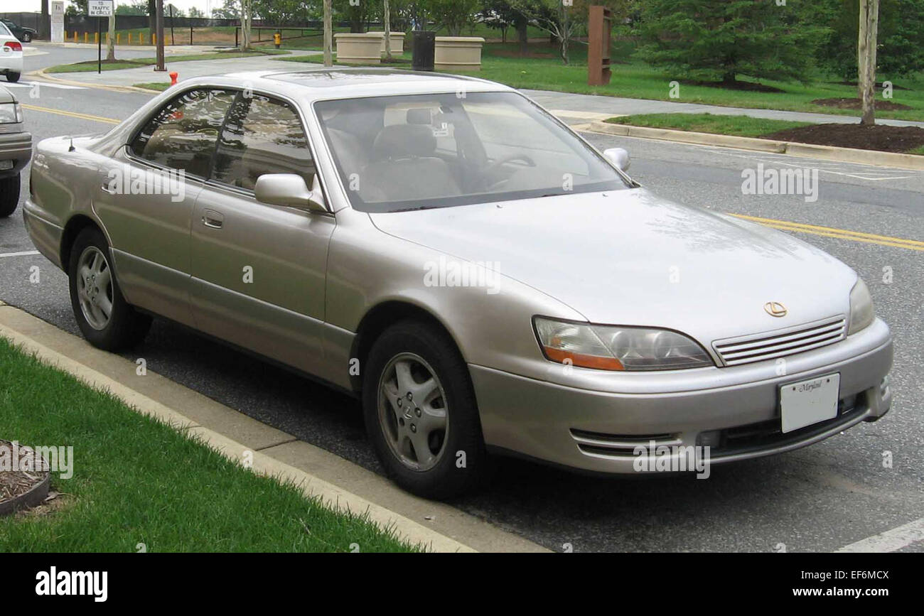 Lexus ES 300 Stock Photo - Alamy