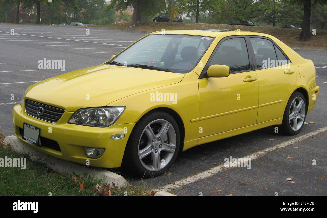 Lexus is 300 hi-res stock photography and images - Alamy