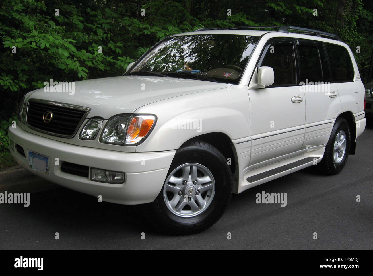 The Lexus LX 470 is a luxury SUV that combines rugged off-road ...
