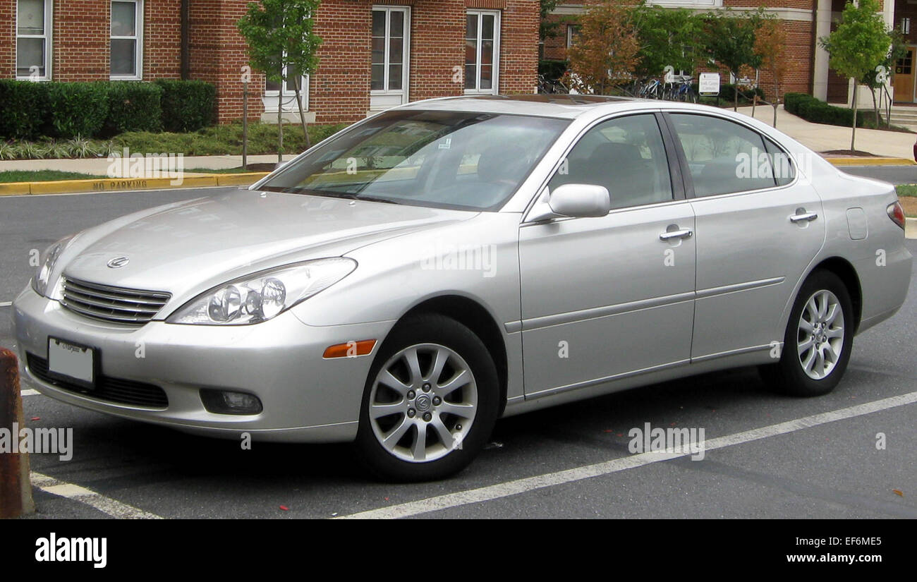 The 2009 Lexus ES300 is a luxury sedan known for its refined interior ...