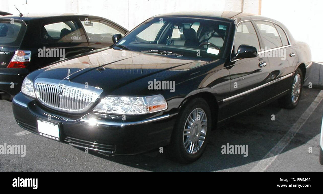 Lincoln town car l hi-res stock photography and images - Alamy
