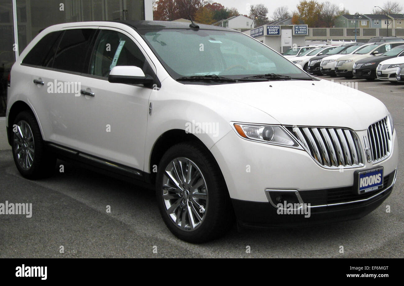 The 2011 Lincoln MKX is a luxury crossover SUV offering a blend of ...