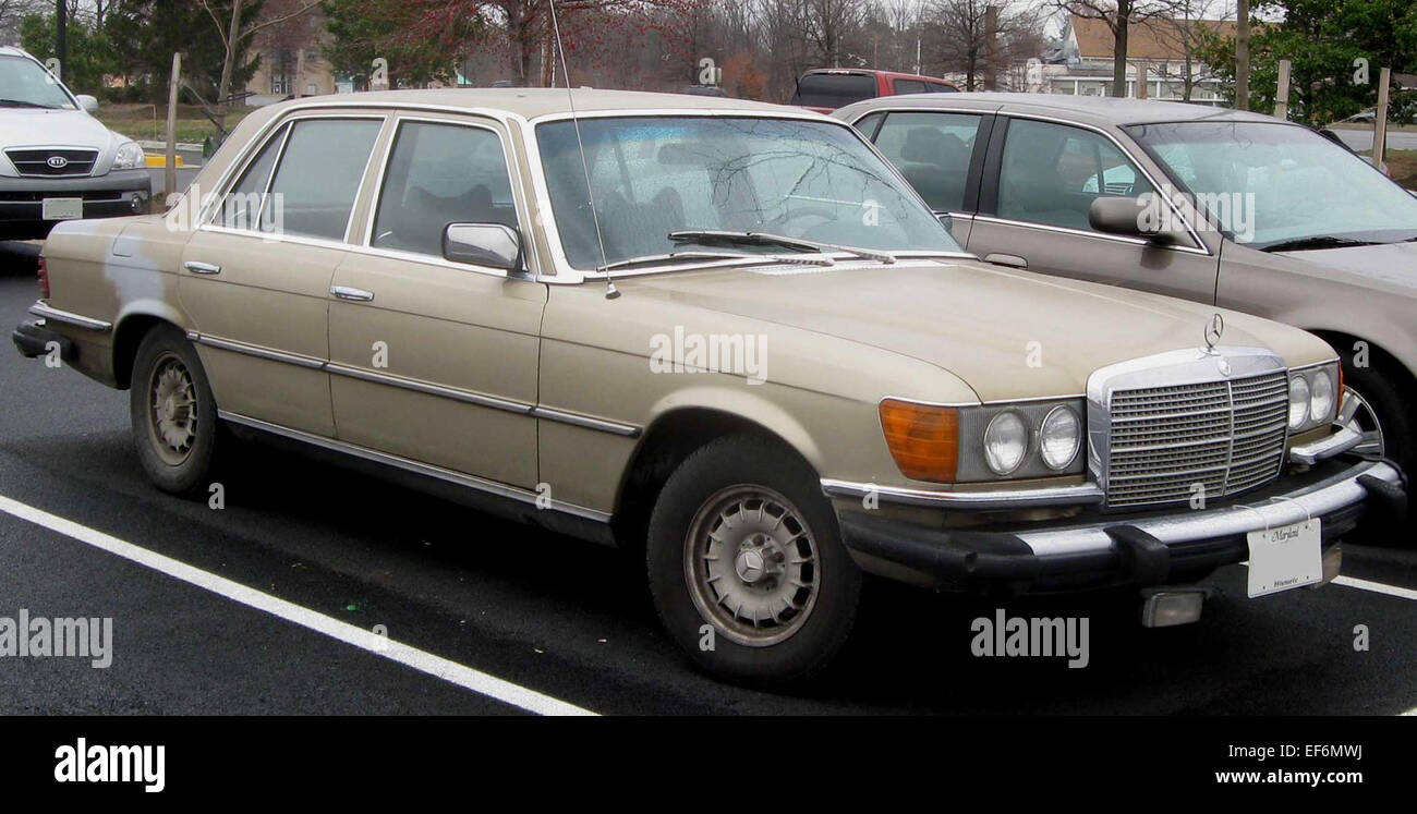 The Mercedes-Benz 450 SE is a full-size luxury sedan known for its ...