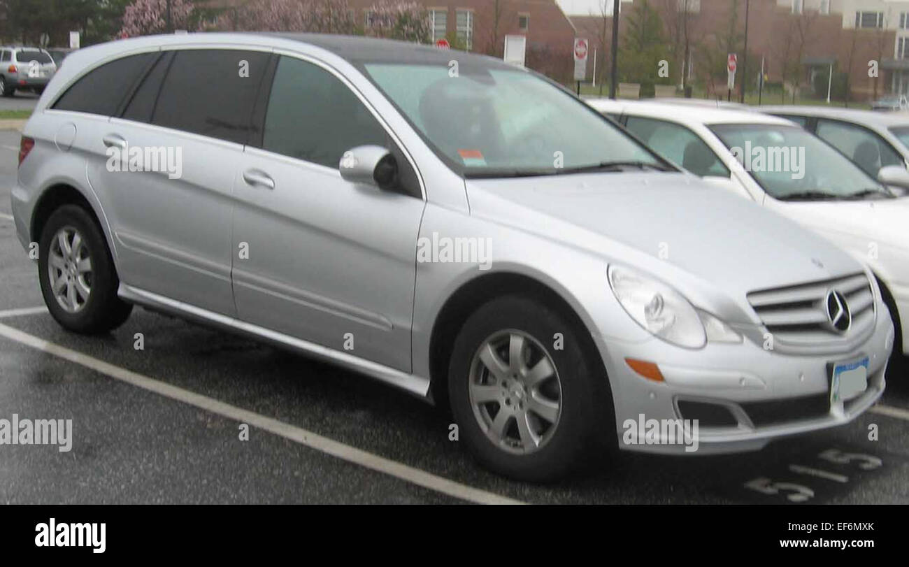 Mercedes benz r350 hi-res stock photography and images - Alamy