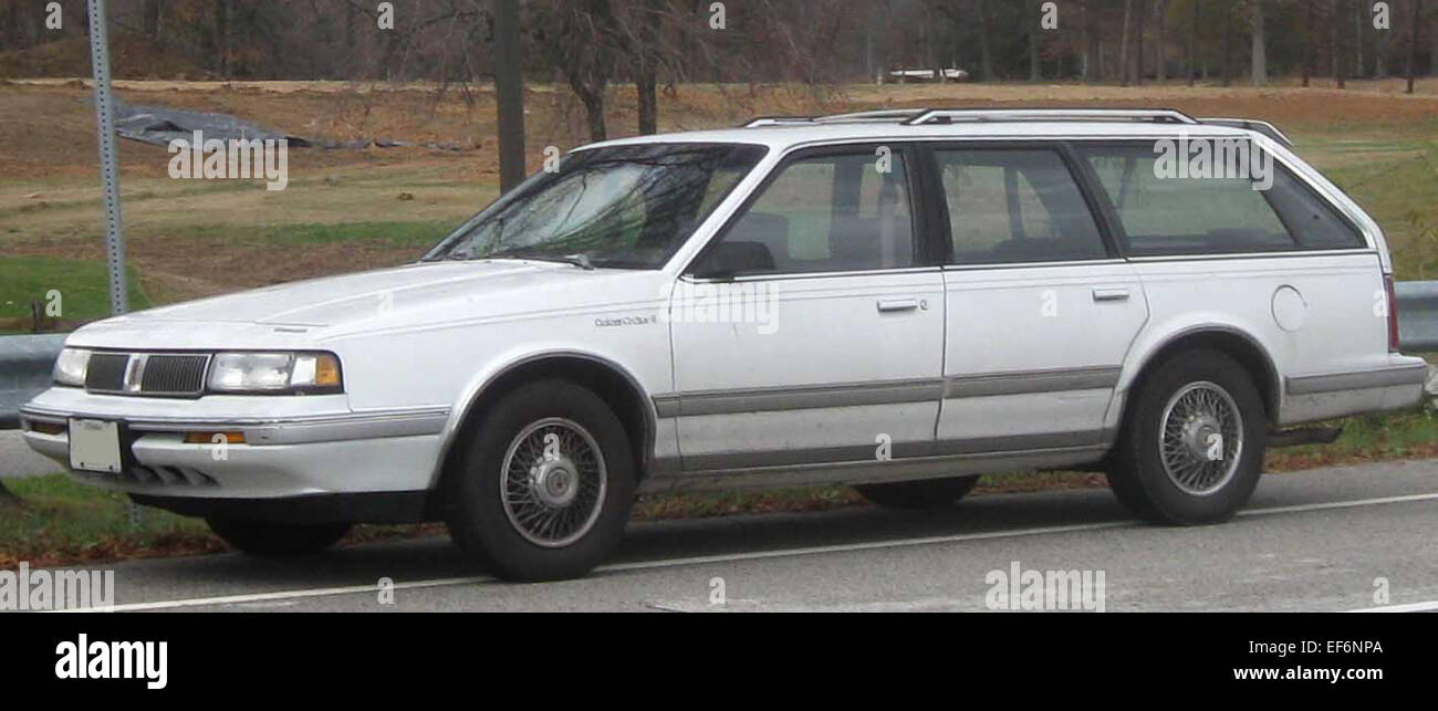 Oldsmobile cutlass cruiser hi-res stock photography and images - Alamy