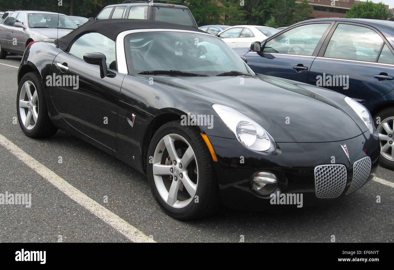 Pontiac solstice hi-res stock photography and images - Alamy