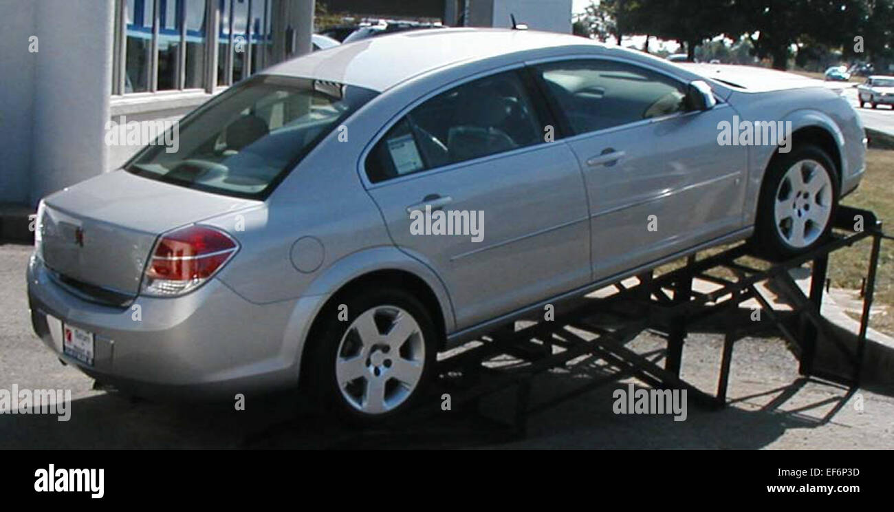 The Saturn Aura XE is a mid-size sedan offering a comfortable ride ...