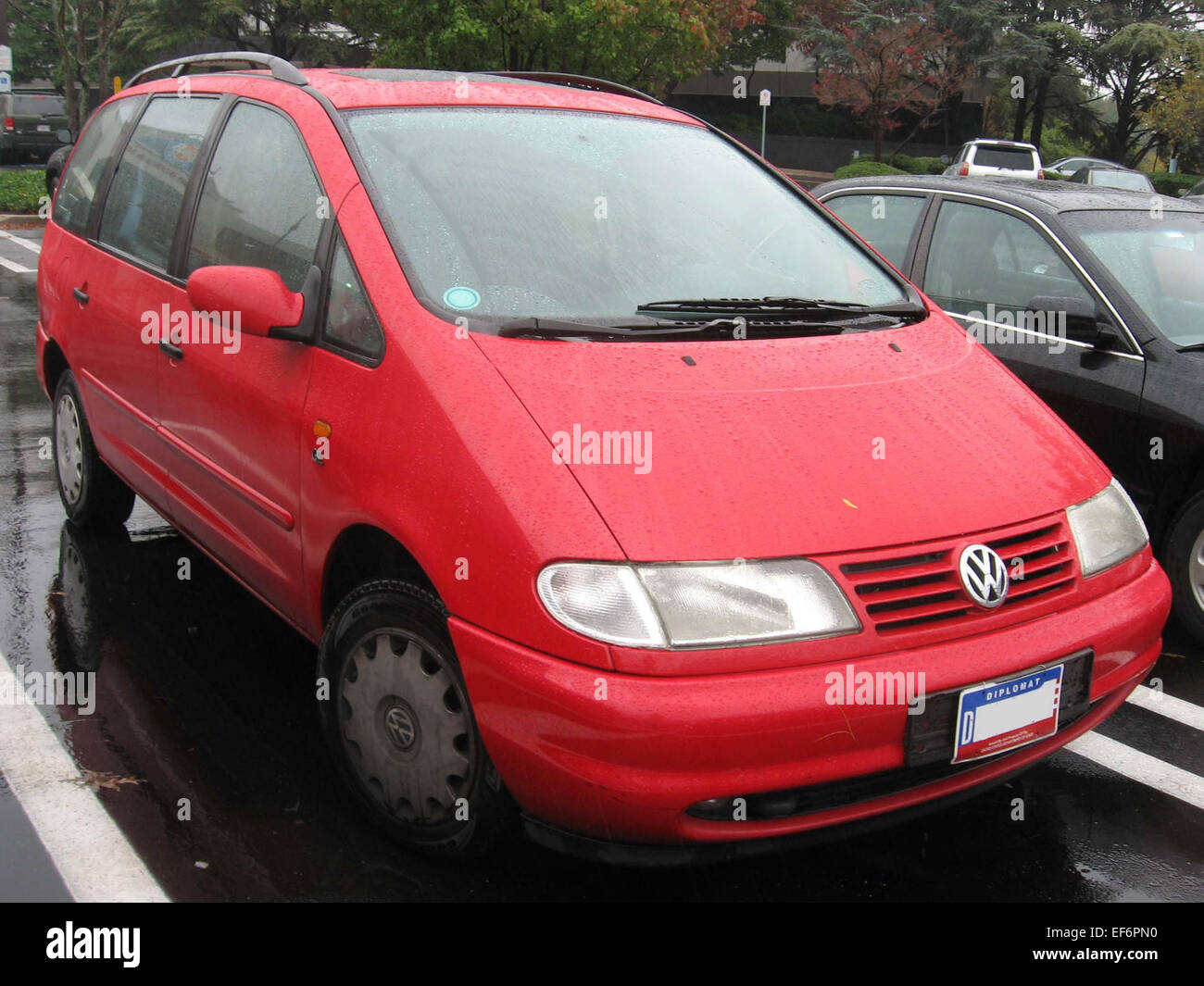 The Volkswagen Sharan 1 is a compact MPV (multi-purpose vehicle ...