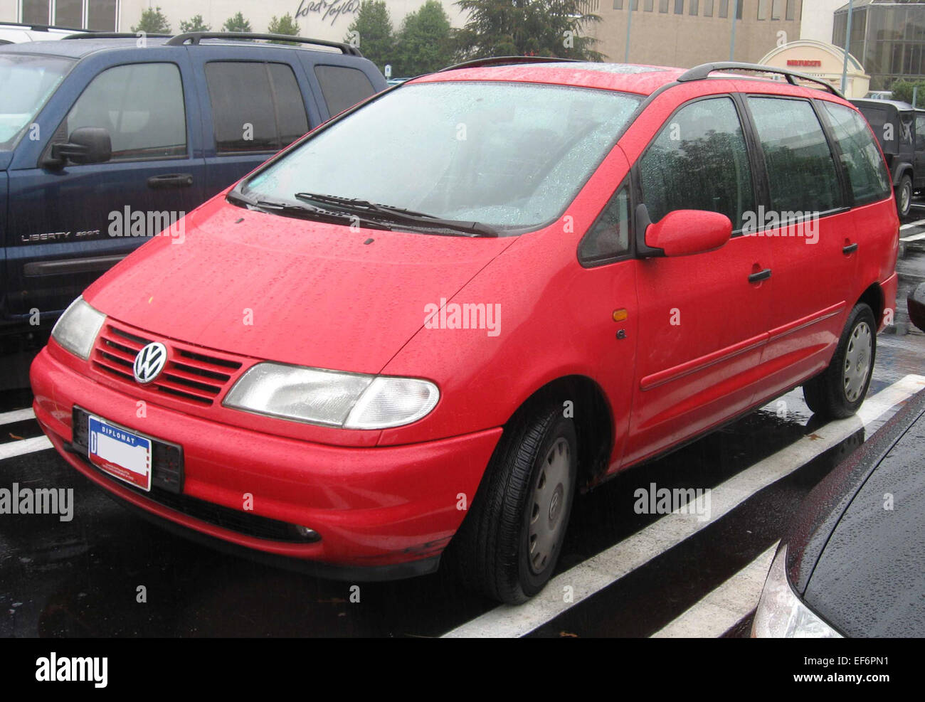 The Volkswagen Sharan 2 is a compact multi-purpose vehicle (MPV ...