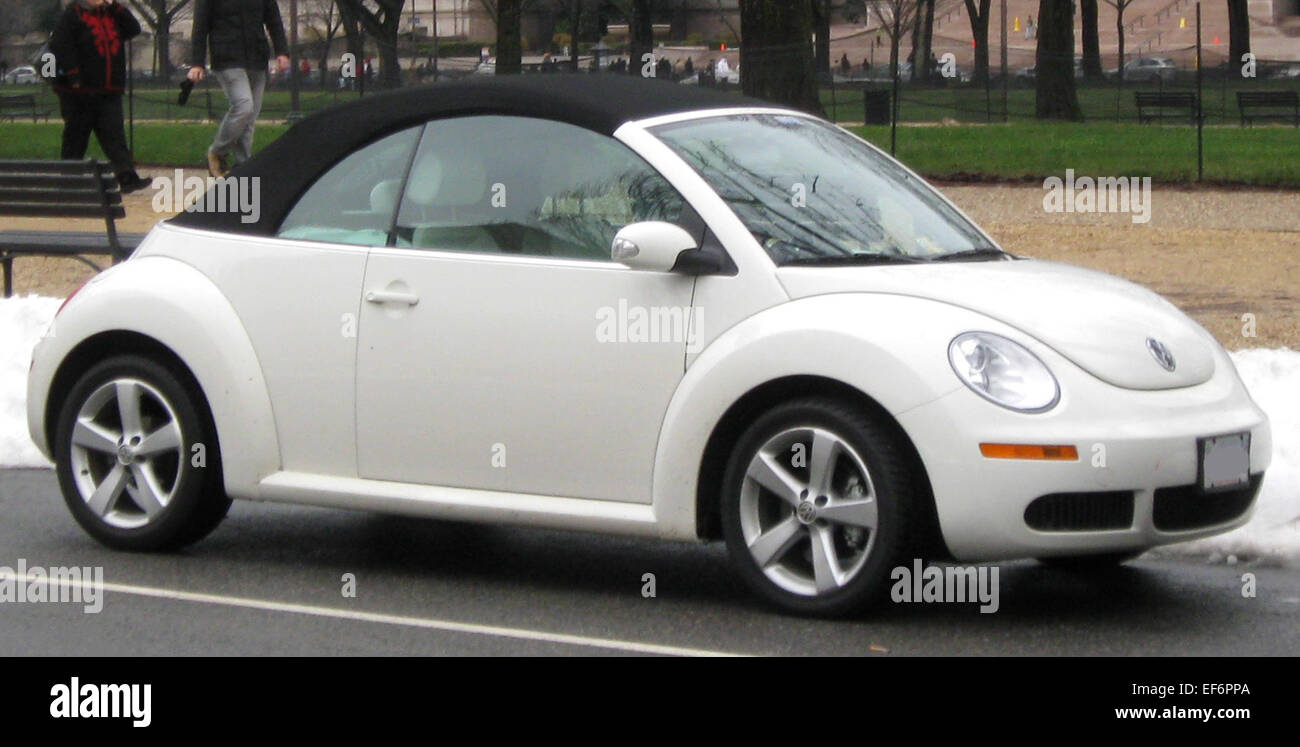 New convertible volkswagen beetle hi-res stock photography and images ...