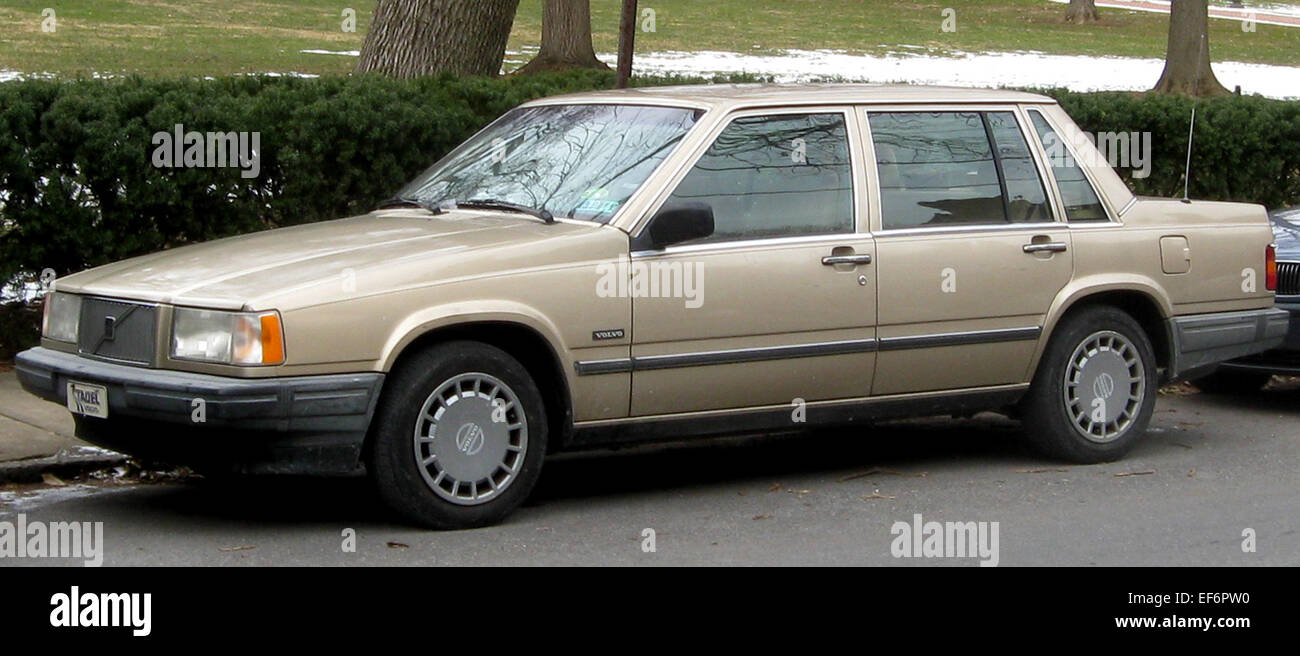 Volvo sedan 700 hi-res stock photography and images - Alamy