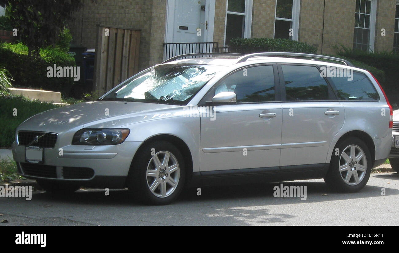 The 2009 Volvo V50 is a compact wagon known for its safety features and practicality. Powered by ...