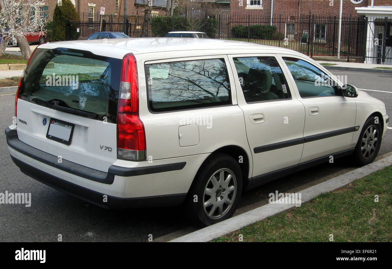 Volvo v70 hi-res stock photography and images - Alamy