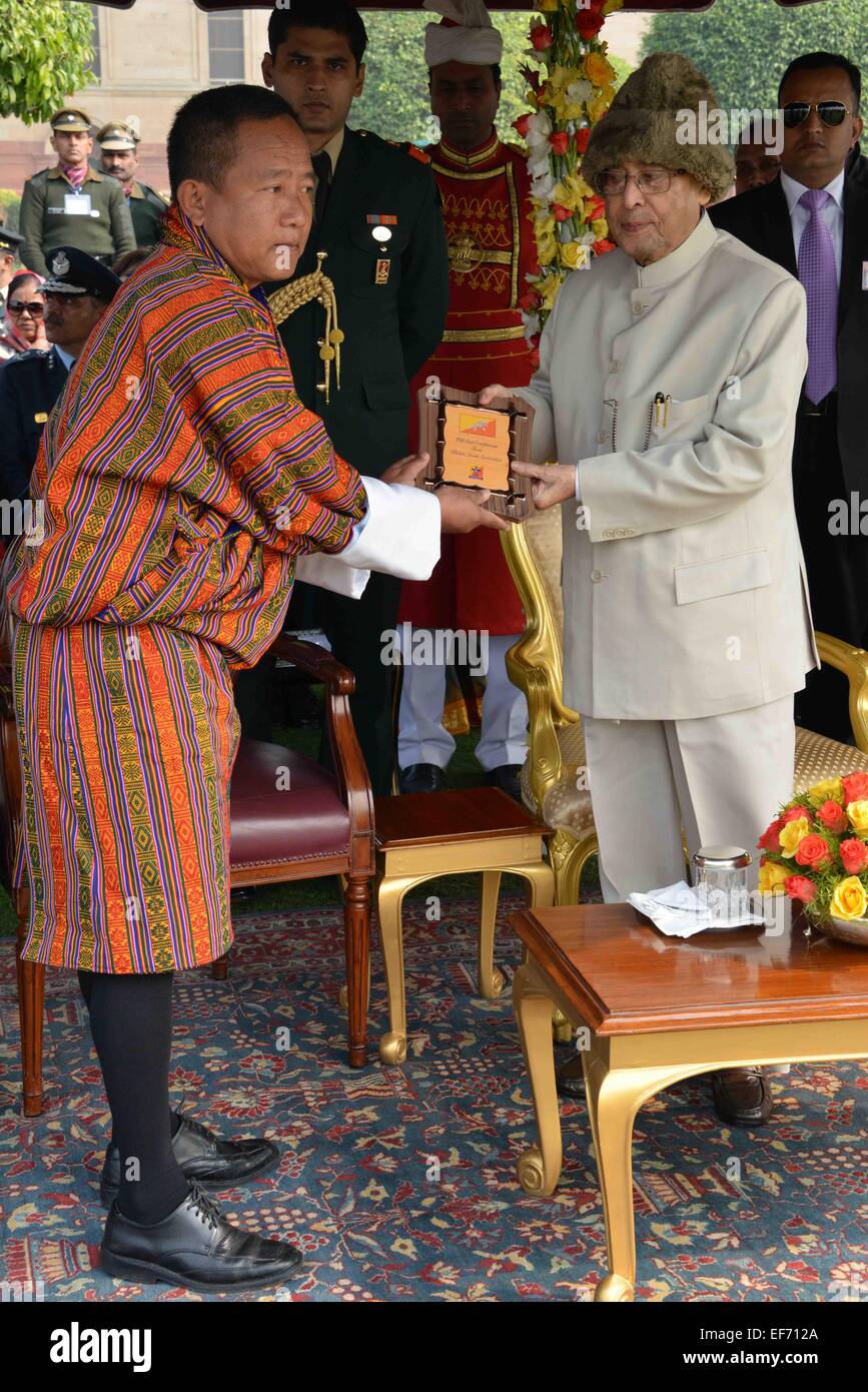 The President of India, Shri Pranab Mukherjee (center), pose a picture ...