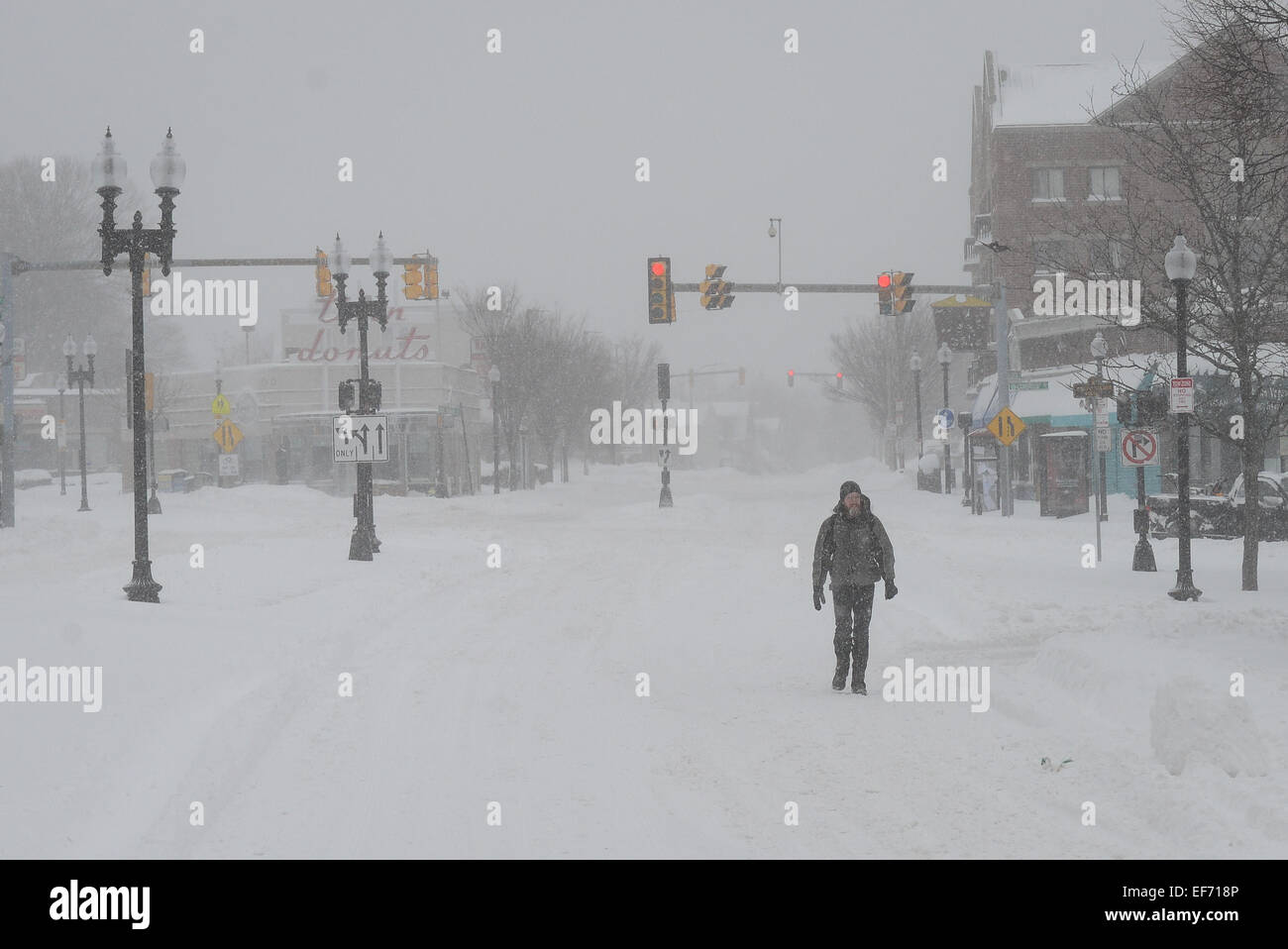 Heavy snow blizzard boston hi-res stock photography and images - Alamy