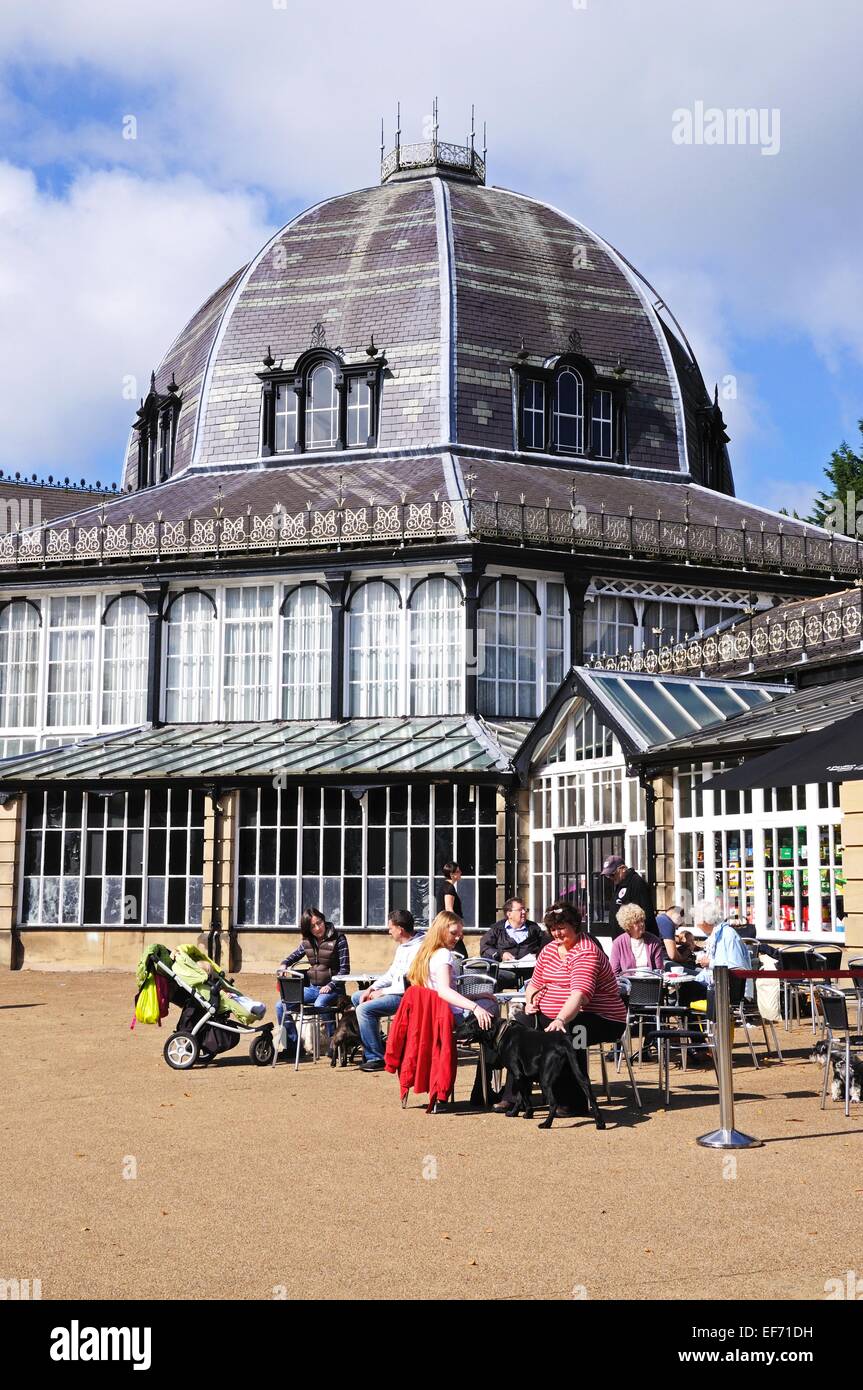 Octagon Hall in the Pavilion Gardens with a pavement cafe in the ...