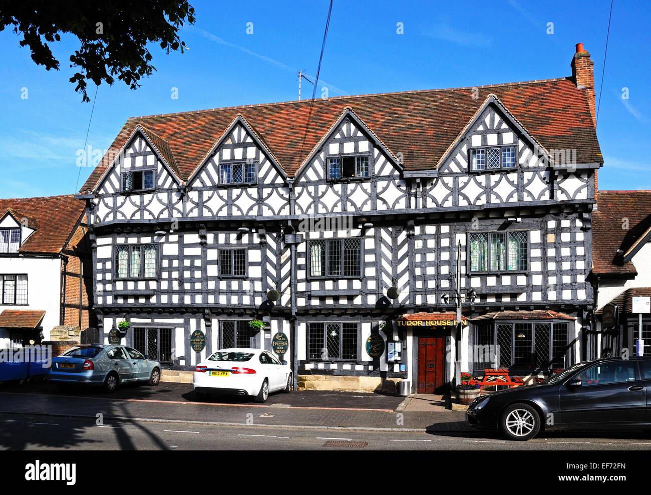The Tudor House Inn along West Street, Warwick, Warwickshire, England ...