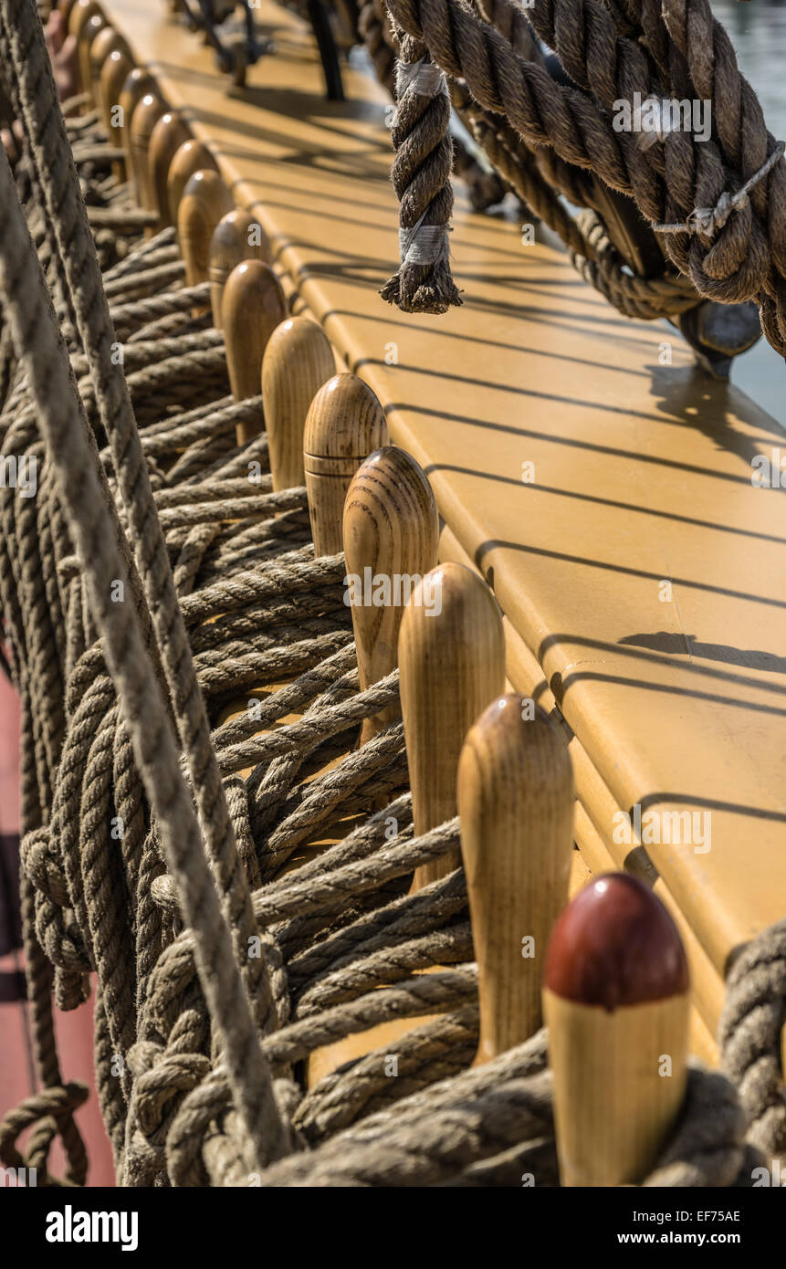 Old sailing wooden blocks rigging hi-res stock photography and images ...