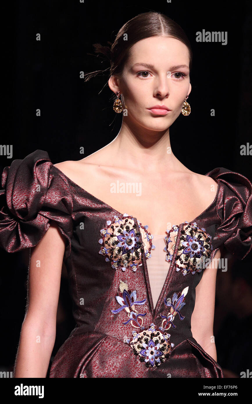 Chinese model runway hi-res stock photography and images - Alamy