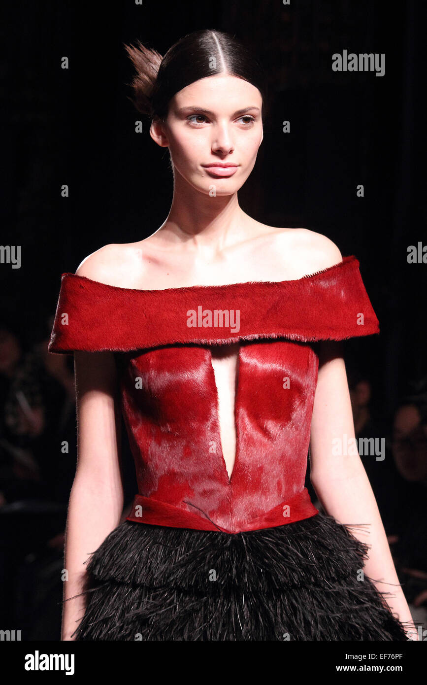 Chinese model runway hi-res stock photography and images - Alamy