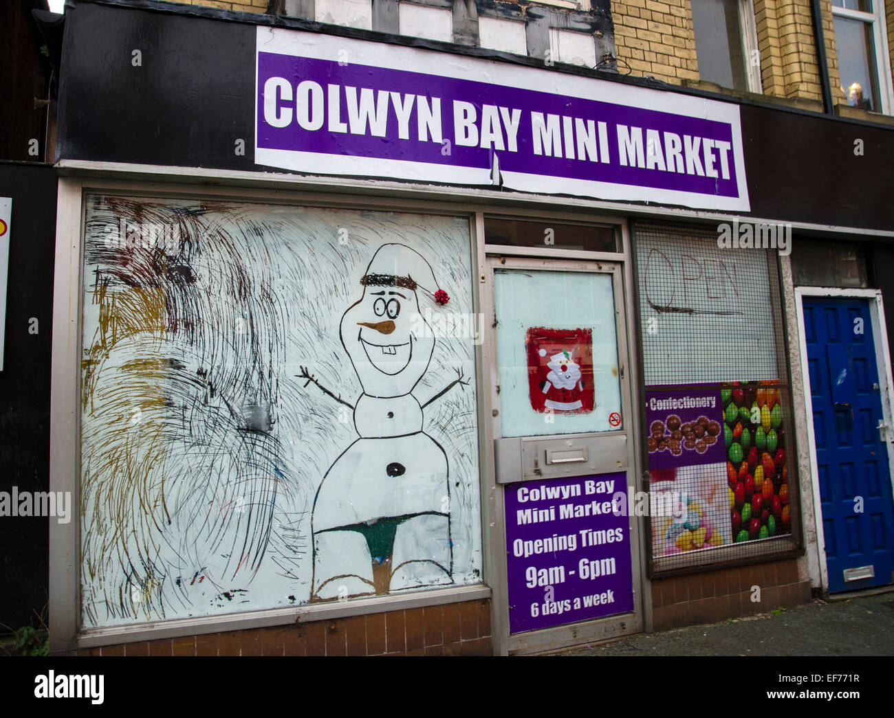 Mini market hi-res stock photography and images - Alamy
