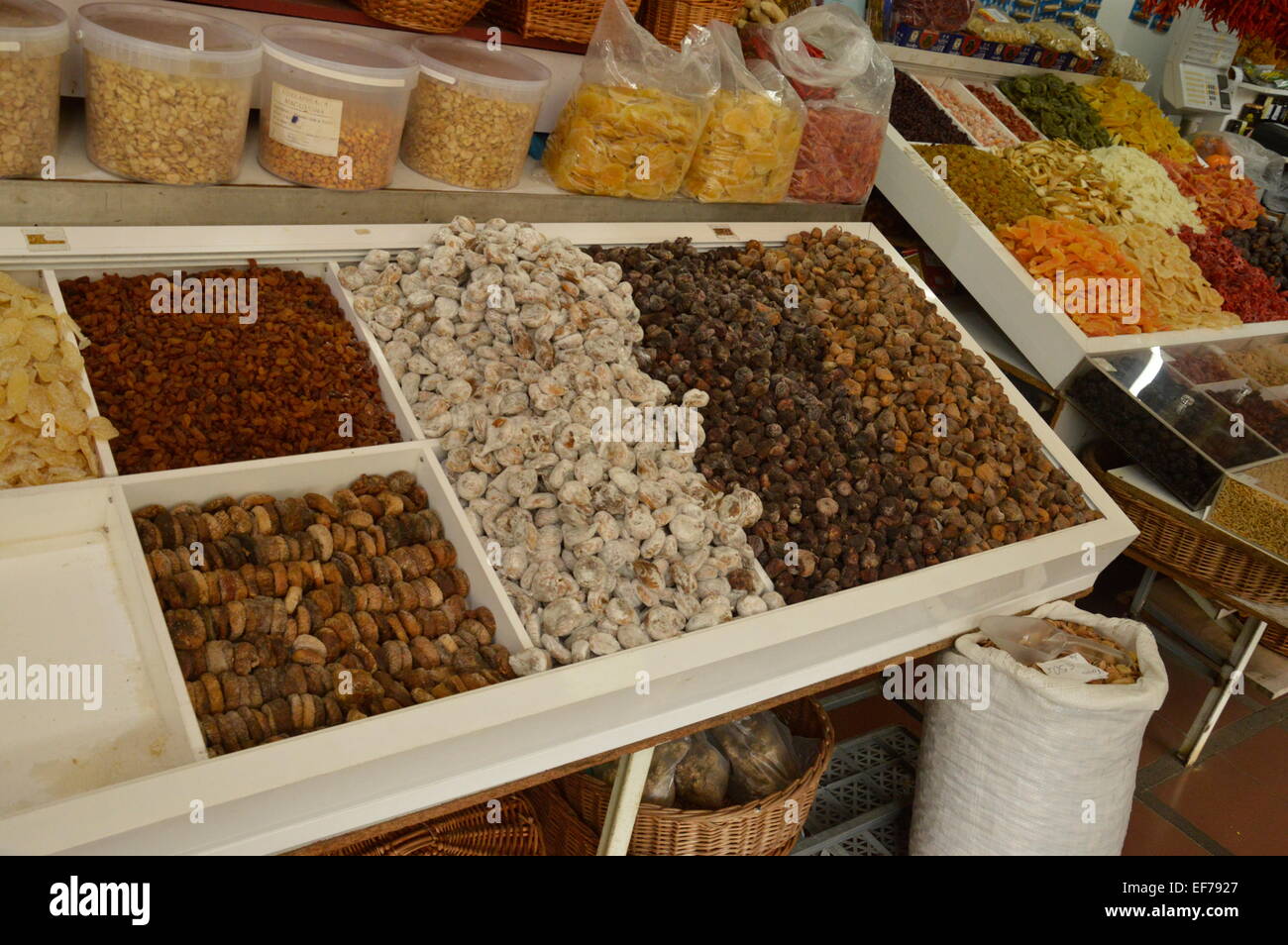 Dried flower stall hi-res stock photography and images - Alamy