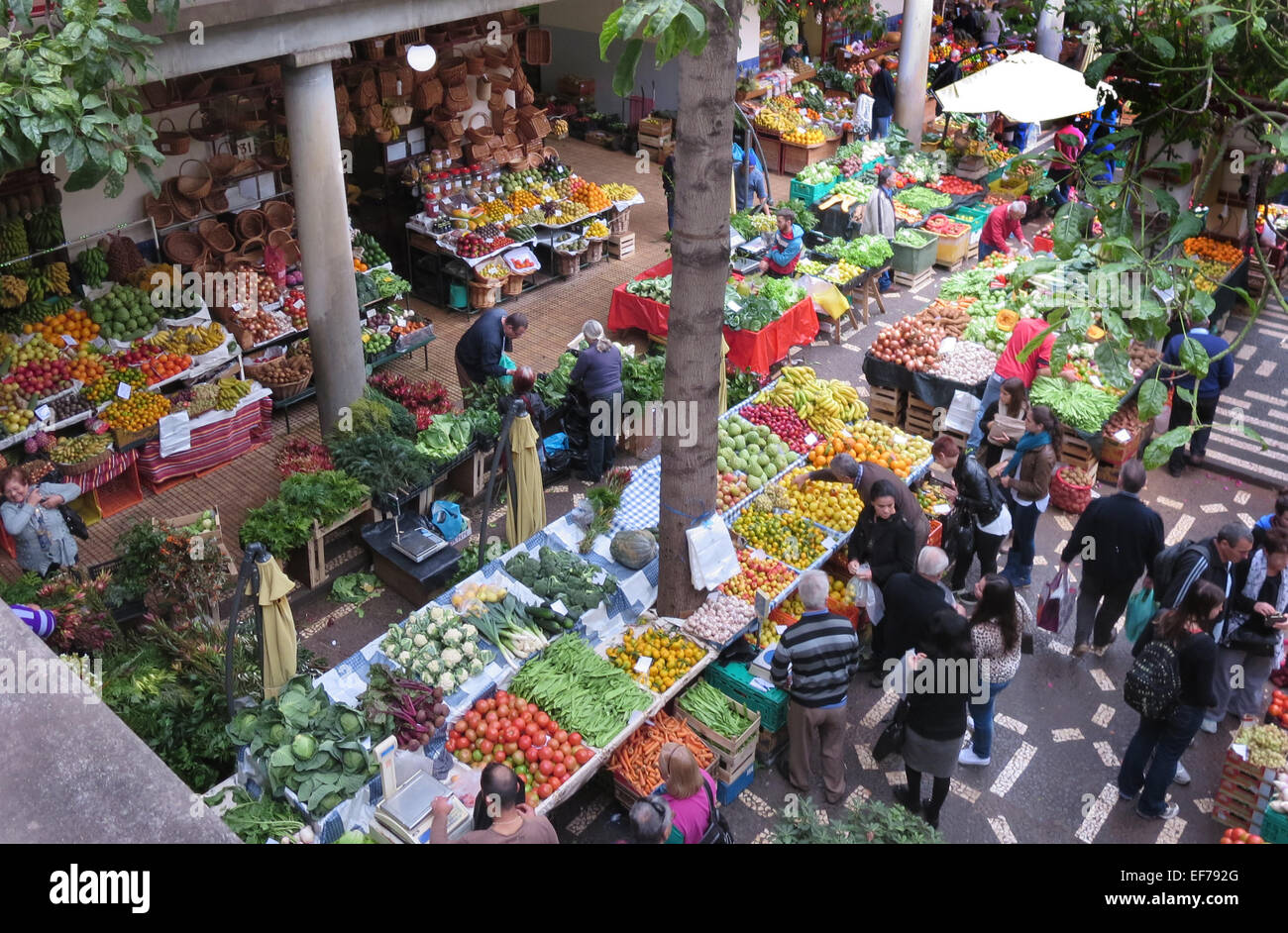 people shopping for fresh fruit and vegetables on market stall Stock ...