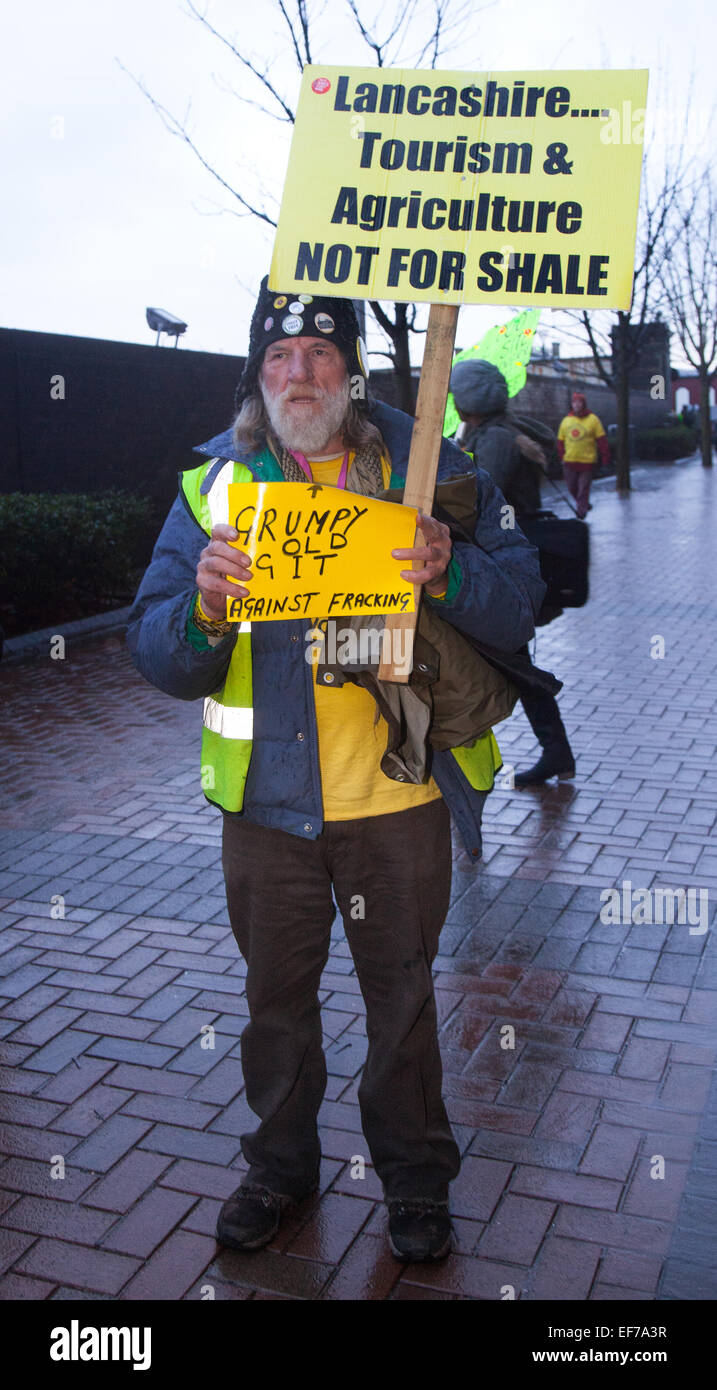 Grumpy old git hi-res stock photography and images - Alamy