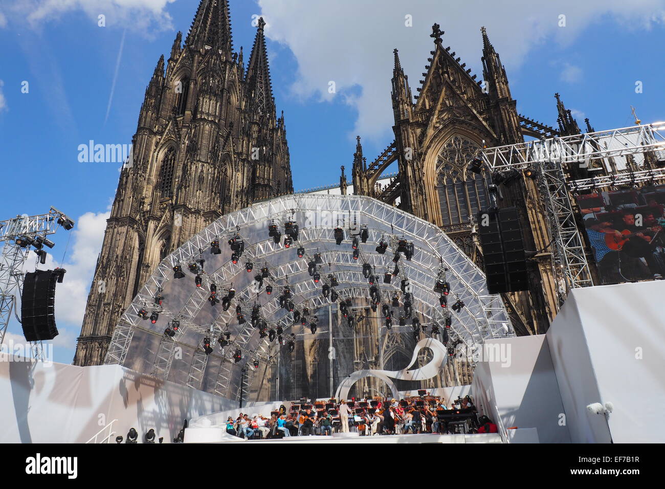 Outdoor concert outside of the Cologne Cathedral Stock Photo - Alamy