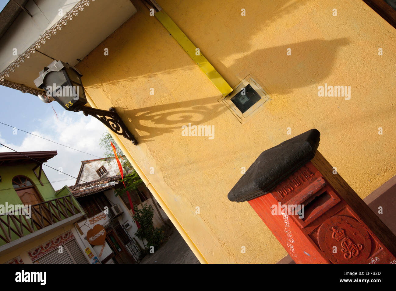 COLONIAL POST BOX ON COLONIAL STREET IN GALLE FORT Stock Photo - Alamy