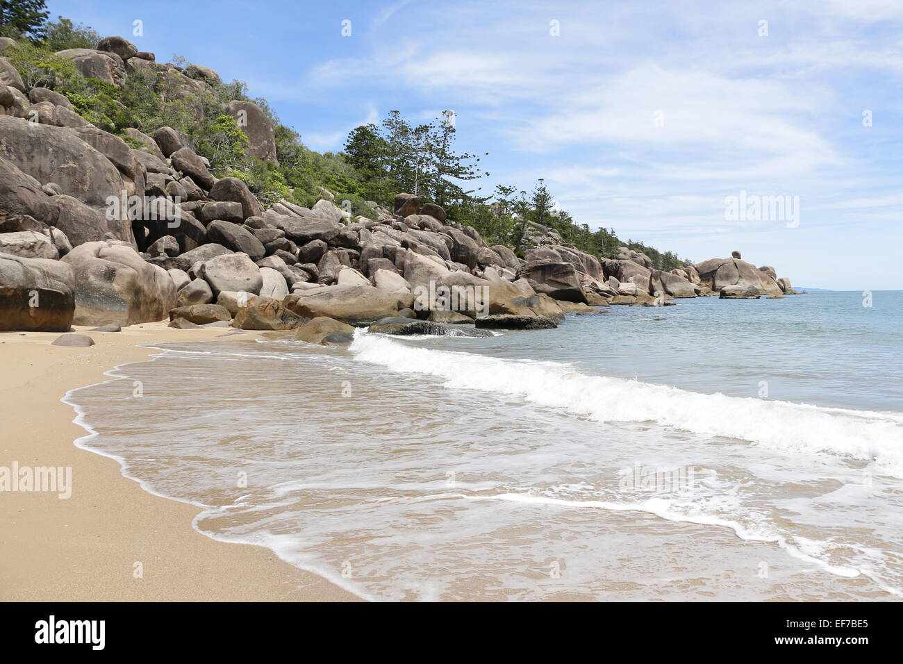 Magnetic island beach hi-res stock photography and images - Alamy