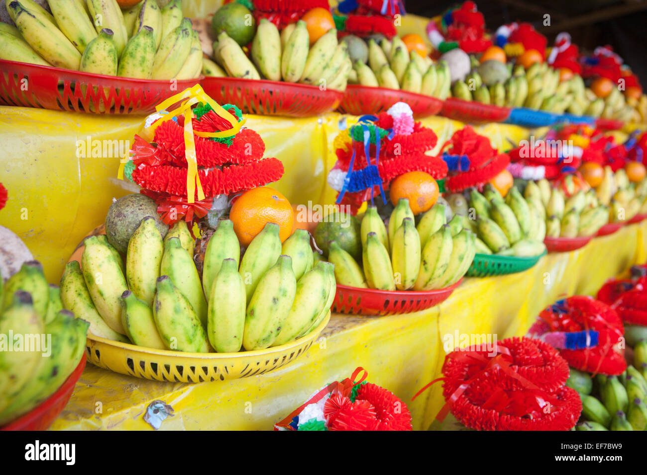 TEMPLE FRUIT OFFERINGS IN KATARAGAMA Stock Photo - Alamy