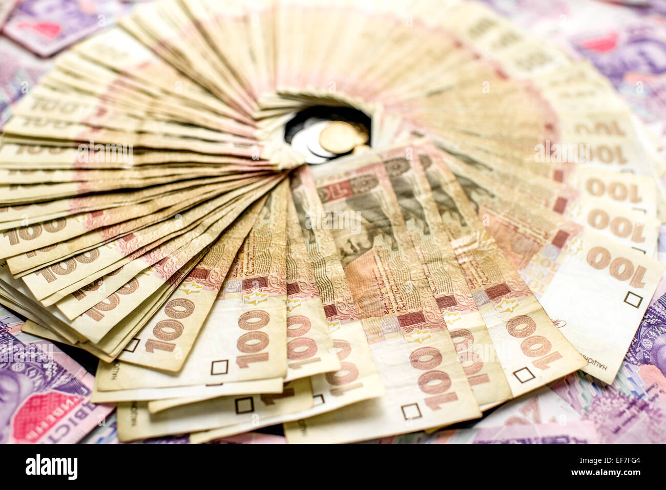 100 ukrainian hryvnia banknotes hi-res stock photography and images - Alamy