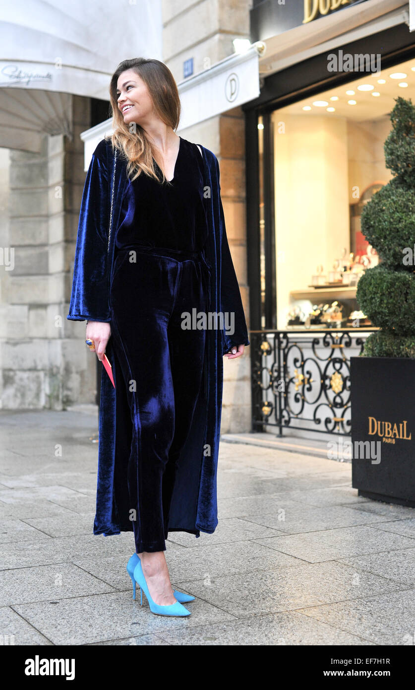Lorena arriving at the Schiaparelli runway show during Paris Haute ...