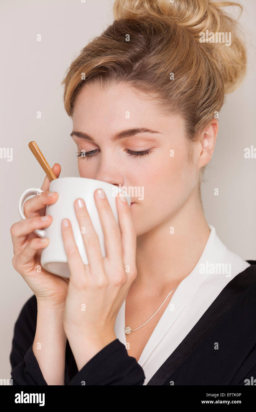 Beauty tea hi-res stock photography and images - Alamy