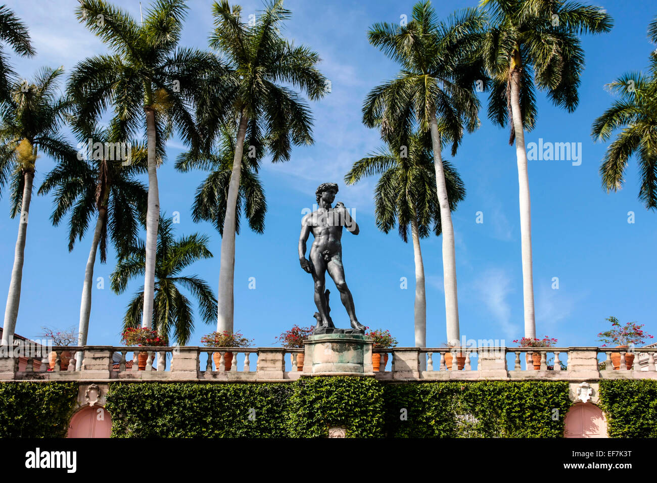 Sarasota statue florida hi-res stock photography and images - Alamy