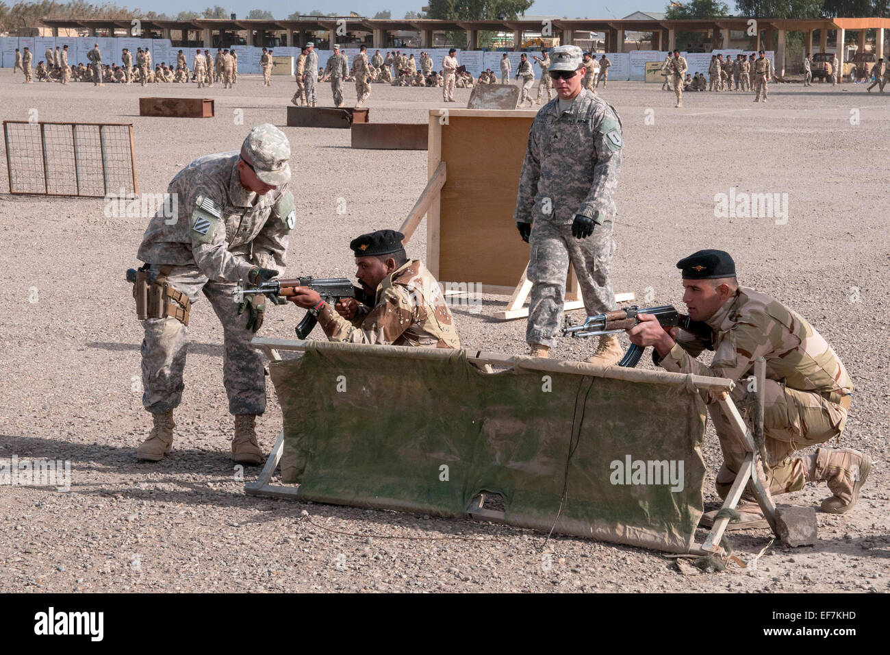 US Army trainers from the 1st Infantry Division, assist Iraqi army ...