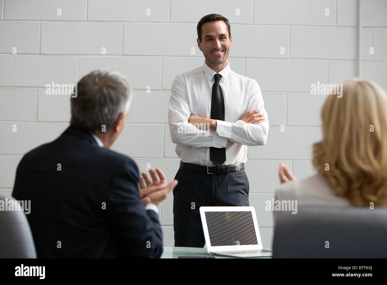 Clapping blonde hi-res stock photography and images - Alamy