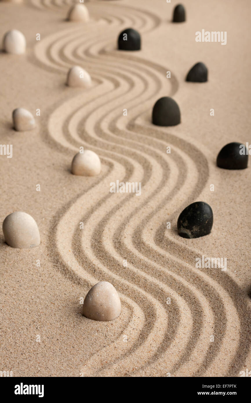Stones sand beach circle hi-res stock photography and images - Alamy