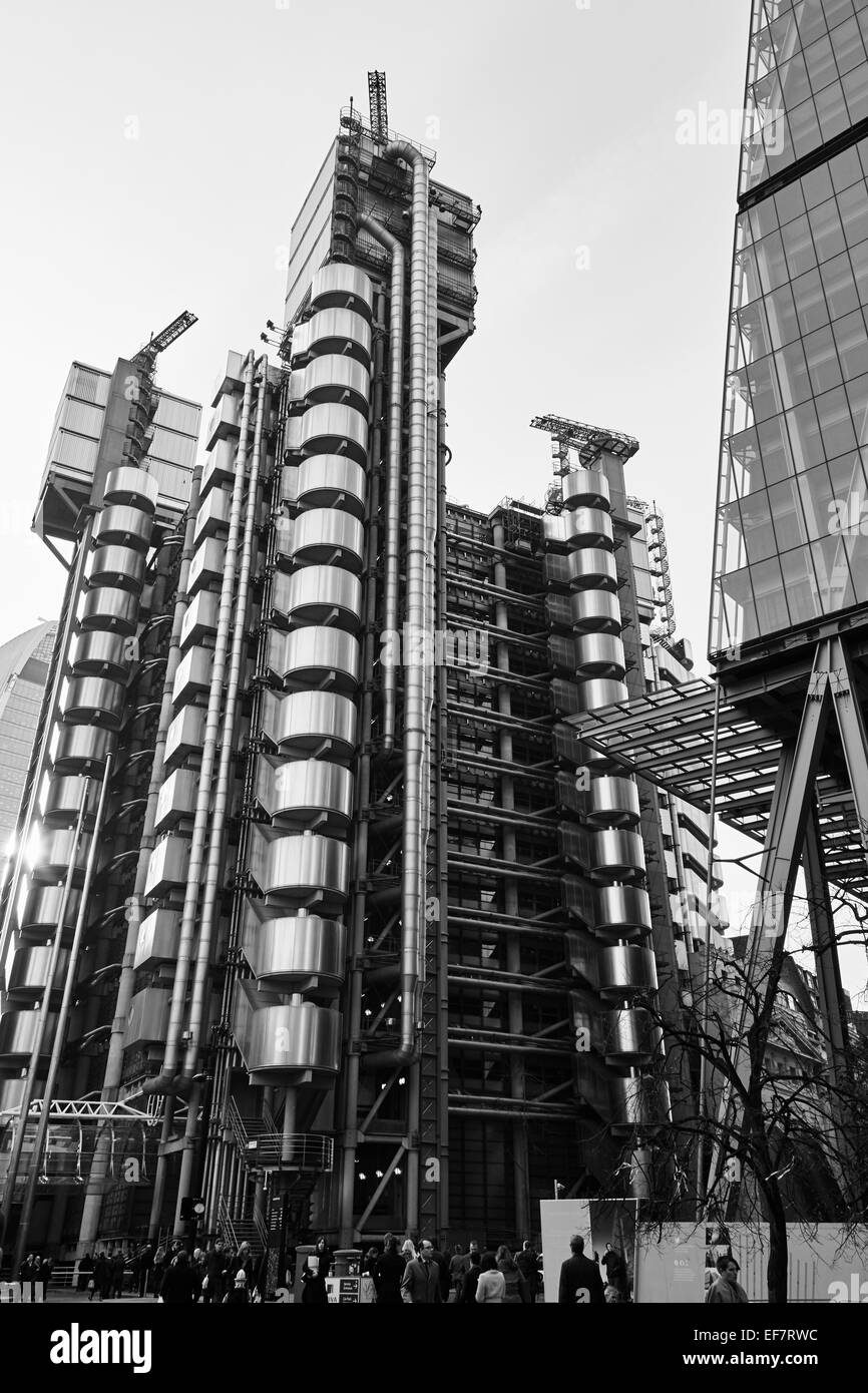 Unusual building modern architecture Black and White Stock Photos ...