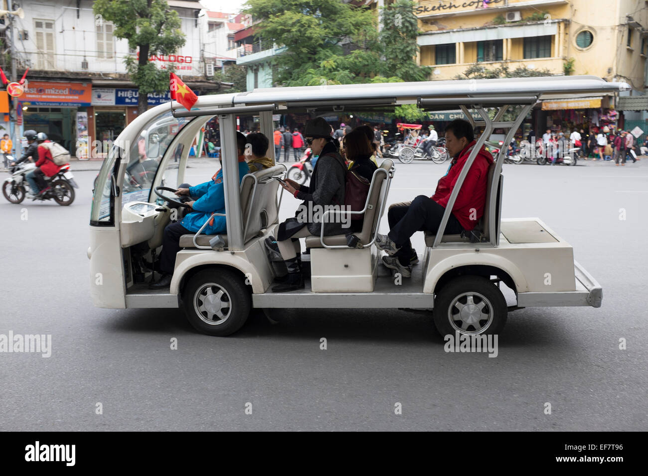 Electric tour bus hi-res stock photography and images - Alamy