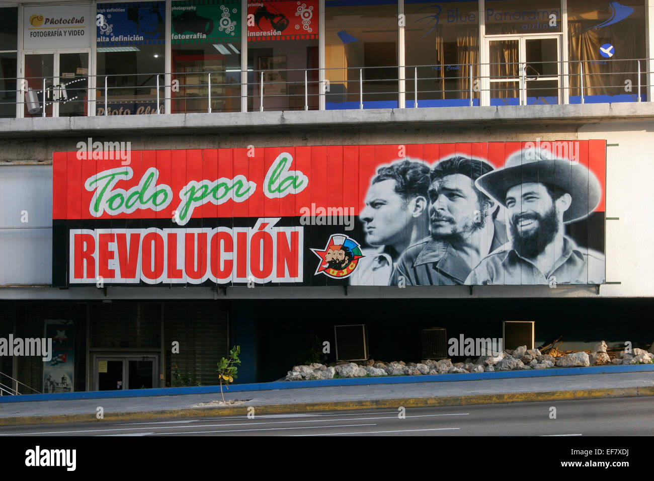 Billboard featuring Julio Antonio Mella, Camilo Cienfuegos and Che ...