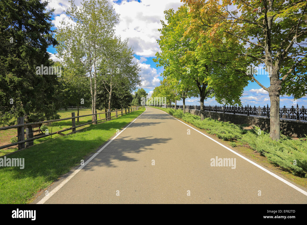 Pathway road roadway road way hi-res stock photography and images - Alamy